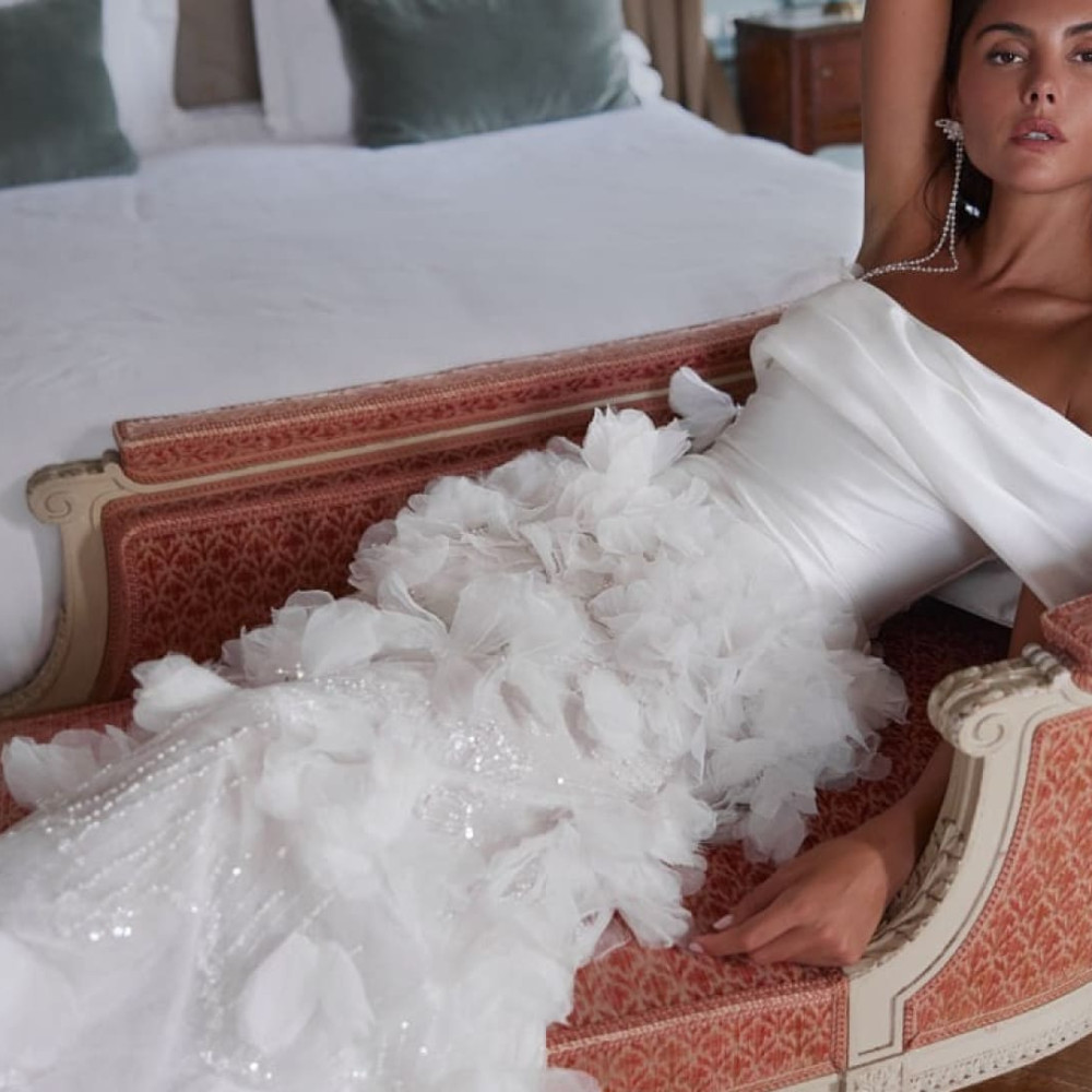 Top 10 Designer Wedding Dress Makers: Exquisite Creations from Top Brands